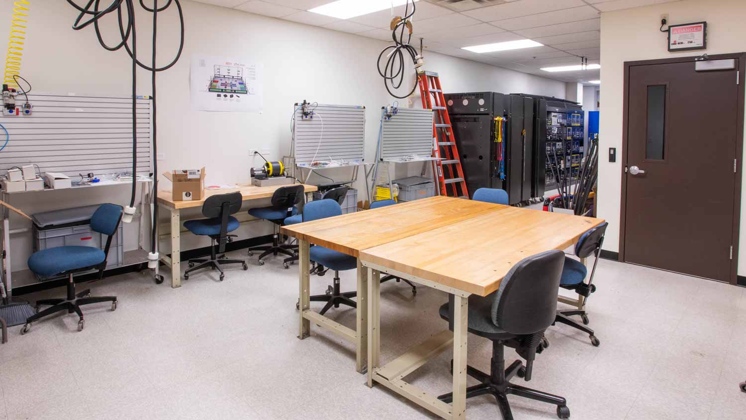 Circuits Studio Lab | RIT