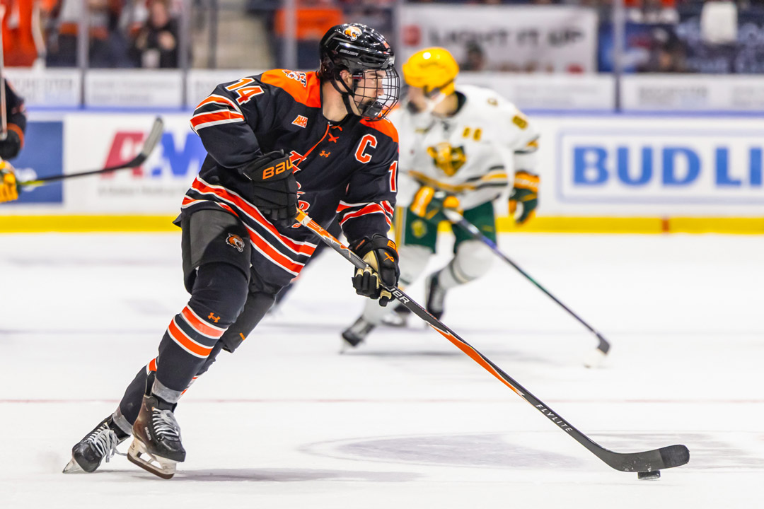 Hockey and finance set future path for Saunders graduate | RIT