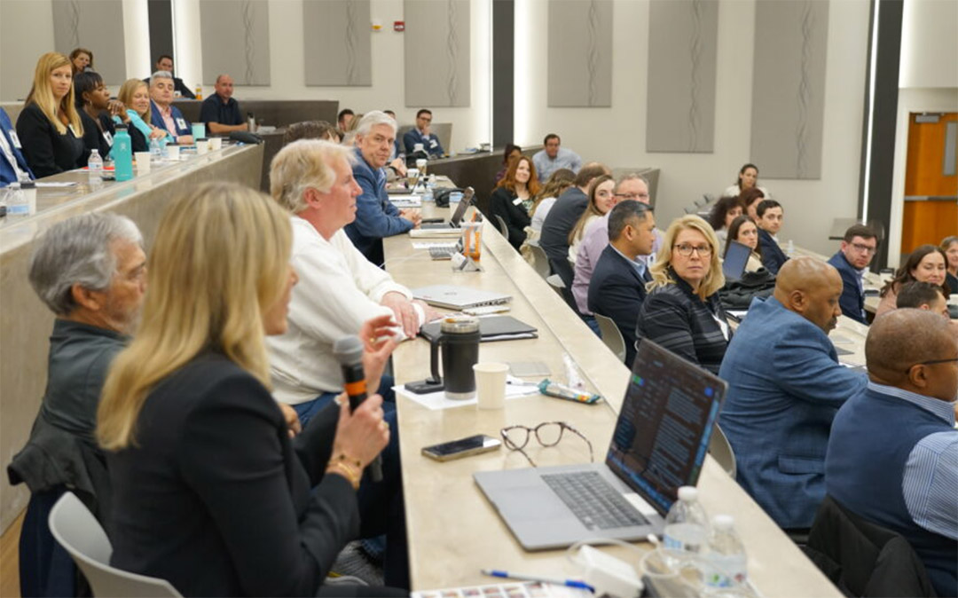 Digital camera inventor visits graduate photography class | RIT